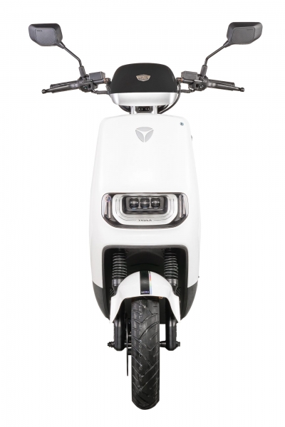 Z-TECH ZT-33B E8 Elektromos Robogó (3000W, 72V, 38Ah, Grafén + Gyorstöltő)